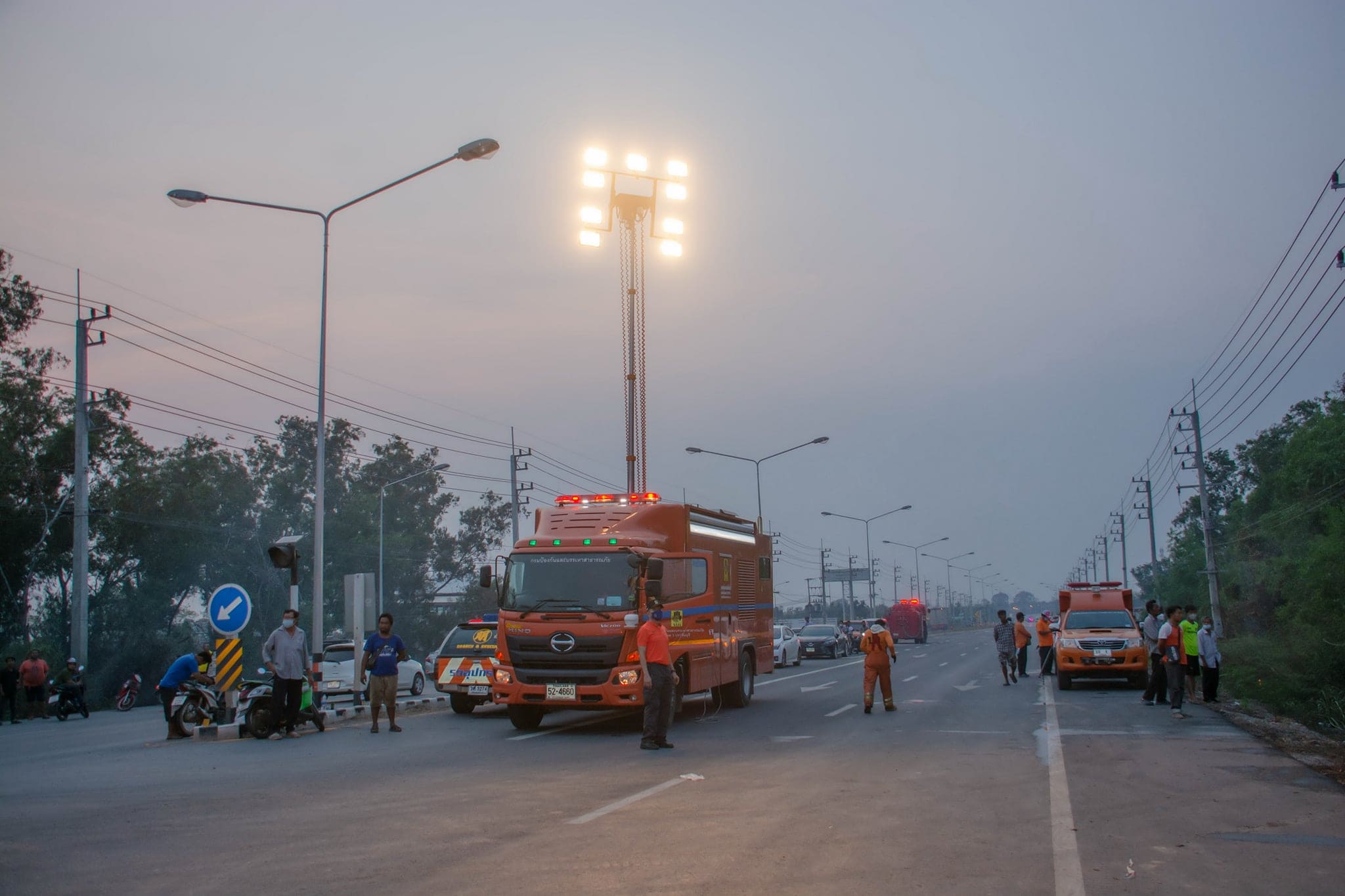 ระงับเหตุเพลิงไหม้โรงงานรีไซร์เคิล ในจังหวัดปราจีนบุรี - Chase ...